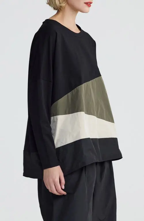 LUUKAA Colorblock Blouse With Asymmetrical Hem