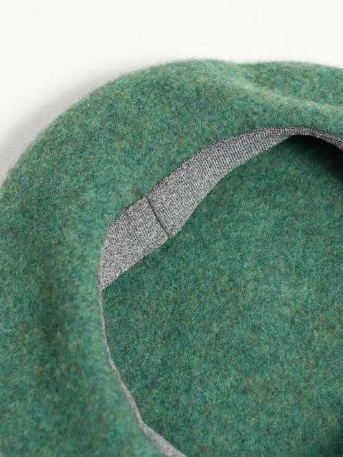 LOST PATTERN Bon Chic" Wool Beret - Moss Green
