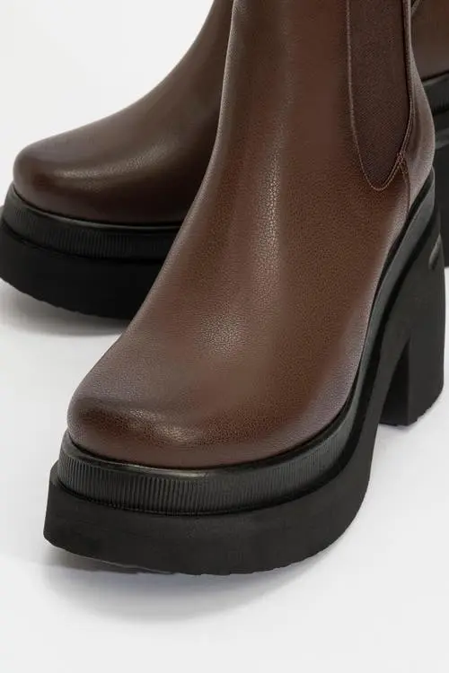 PROLOGUE SHOES Antwerp Chelsea Boot - Brown Faux Leather
