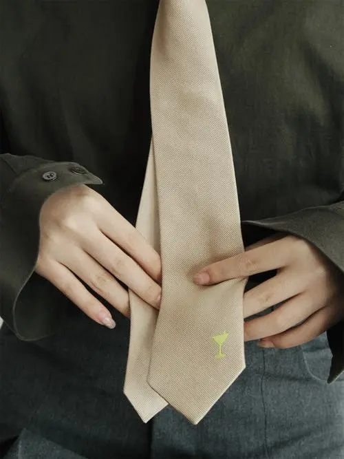 LOST PATTERN Silk Tie With Embroidery - Khaki