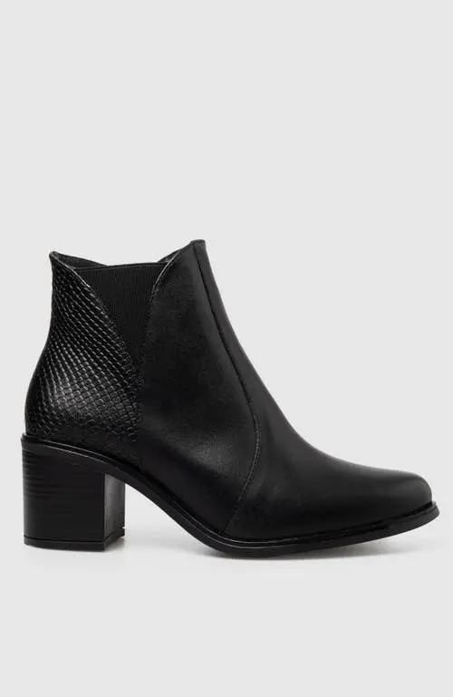 MANELA Alei Block Heel Bootie