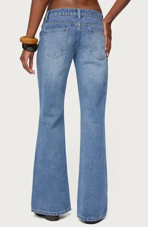 EDIKTED Kiarah Low Rise Flare Jeans - Blue-washed