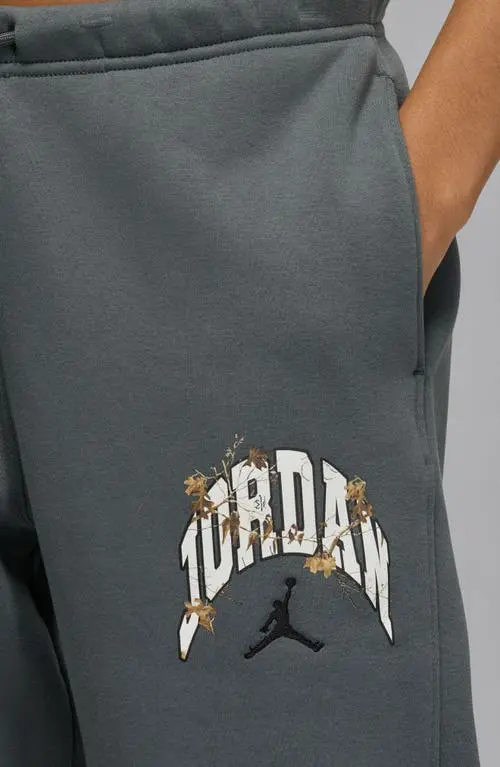 JORDAN Realtree® Camo Brooklyn Fleece Graphic Joggers - Iron Grey/black