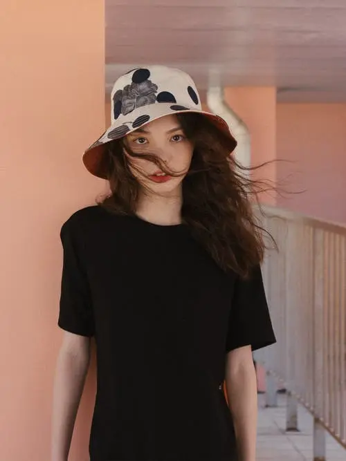 LOST PATTERN Noir Floral Reversible Bucket Hat