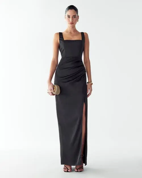 WILLA Detroit Maxi Dress - Black