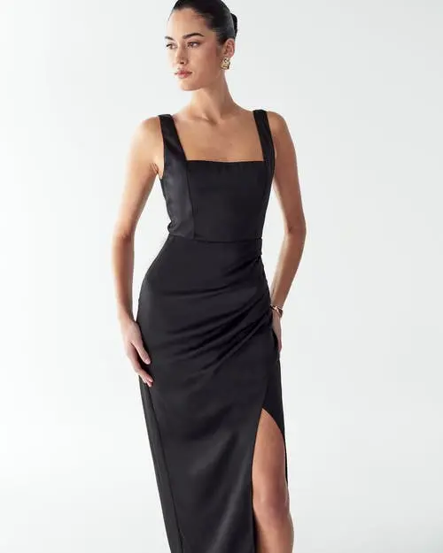 WILLA Detroit Maxi Dress - Black