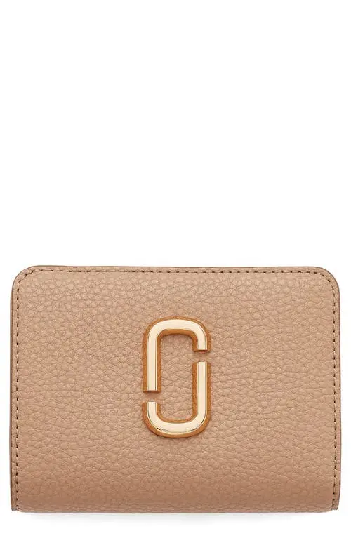 Marc Jacobs The Mini J Marc Compact Wallet - Camel