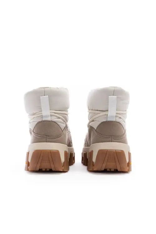 P448 Aspen Boots - Cream