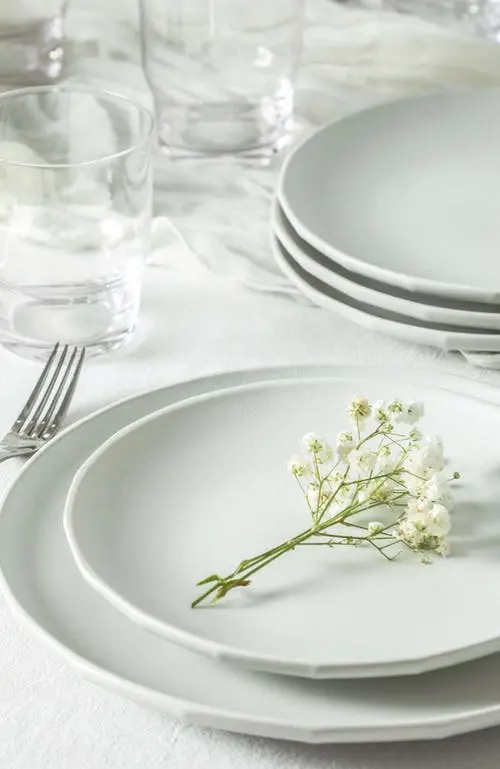 STONE + LAIN Rio Stoneware 16-piece Dinnerware Set With Glasses - Beige