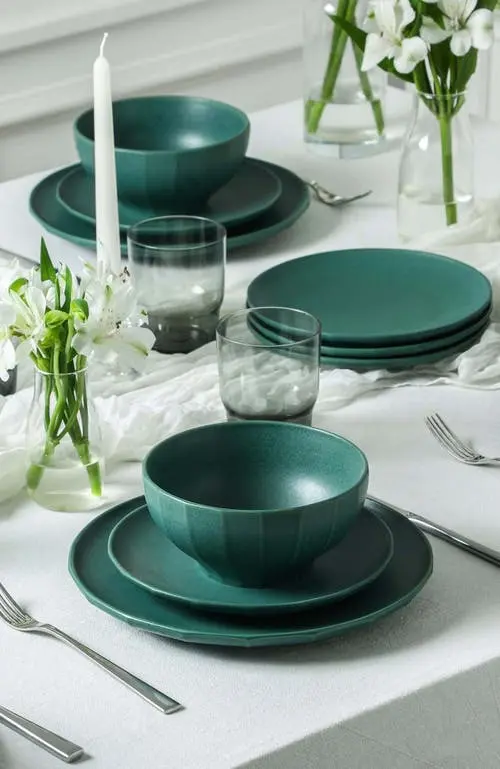 STONE + LAIN Rio Stoneware 16-piece Dinnerware Set With Glasses - Green