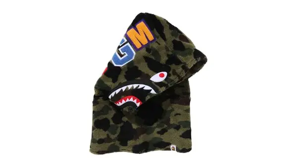 A BATHING APE 1st Camo Shark Boa Snood - Green