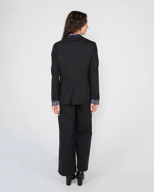 LORDS OF HARLECH Julia Stretch Wool Tailored Blazer - Black
