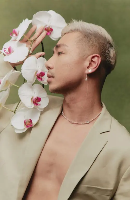 LOUPN Taegeuk Peace Stud Earrings