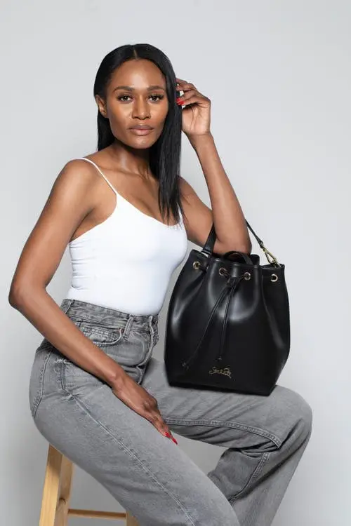 SILVER & RILEY Madison Drawstring Leather Bucket Bag