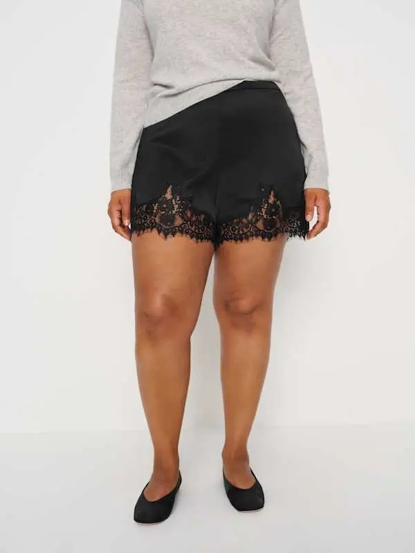 REFORMATION Fern Satin Short - Black