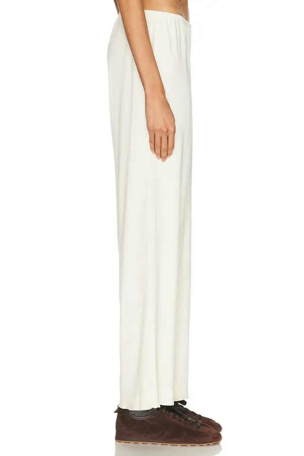 Donni. Baby Rib Scallop Pant - Creme