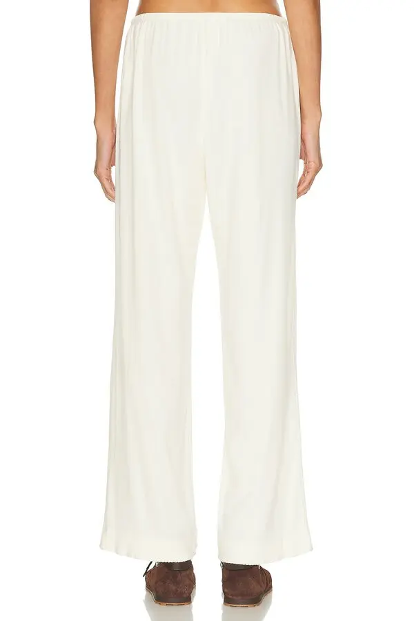 Donni. Baby Rib Scallop Pant - Creme