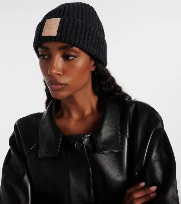 Loewe Anagram Ribbed Cashmere Beanie - Black