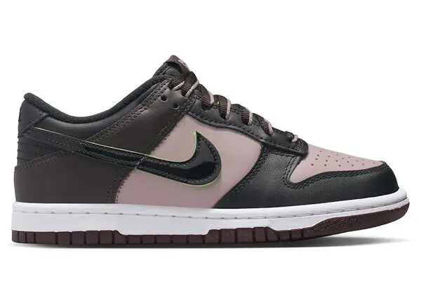 Nike Dunk Low Se Sneakers