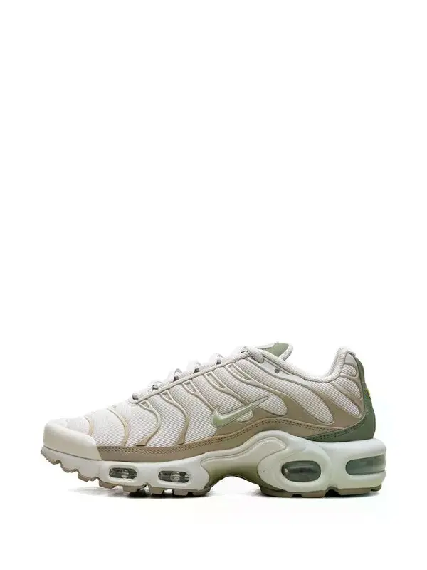 Nike Air Max Plus Sneakers - White
