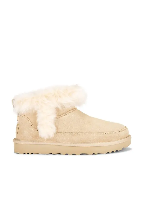 UGG Classic Ultra Mini Chalet Boot - Sandcastle
