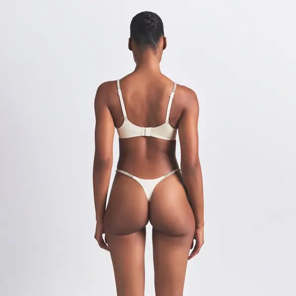 SKIMS Nipple Wireless Push Up Bra | | Ultimate