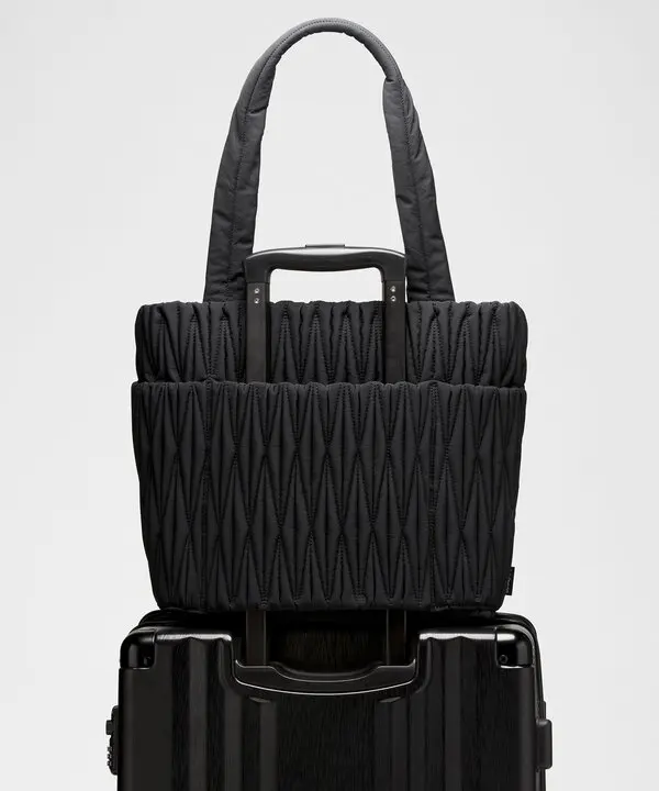 Lululemon Diamond Quilted 14l Tote Bag