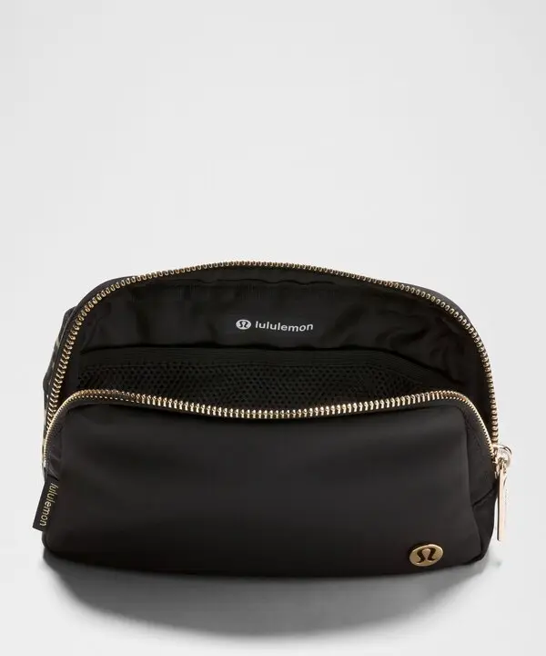Lululemon Everywhere Belt Bag 1l - Black/graphite Grey/gold