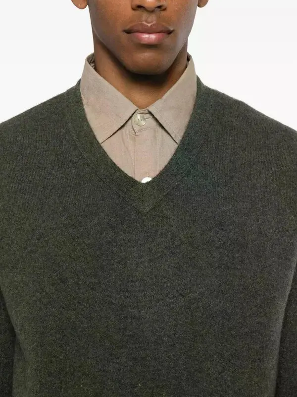 GOTHA V-neck Long Sleeve Sweater