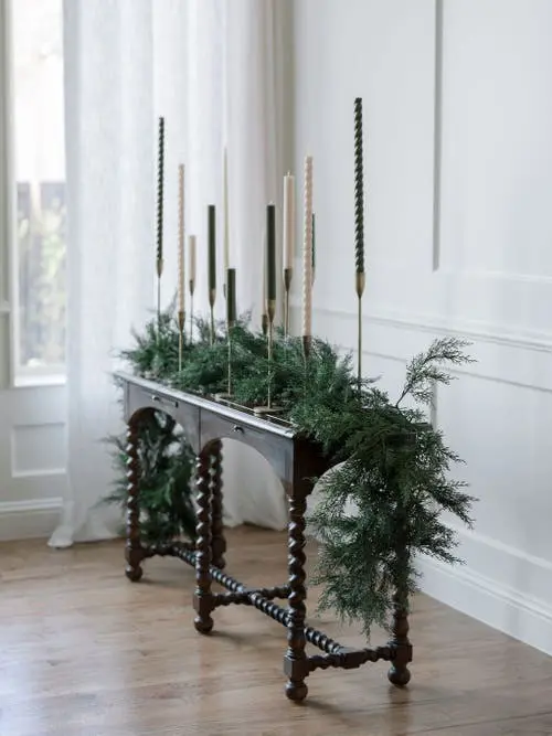 CG HUNTER 9' Faux Cedar Garland Ever