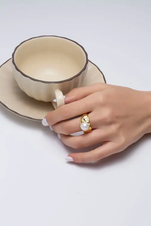 CLASSICHARMS Nora Freshwater Pearl Statement Ring - Gold