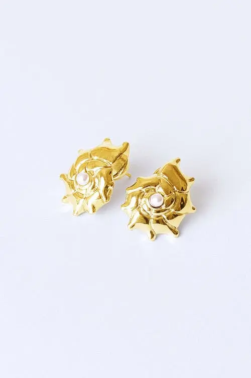 CLASSICHARMS Leah Seashell Stud Earrings - Gold