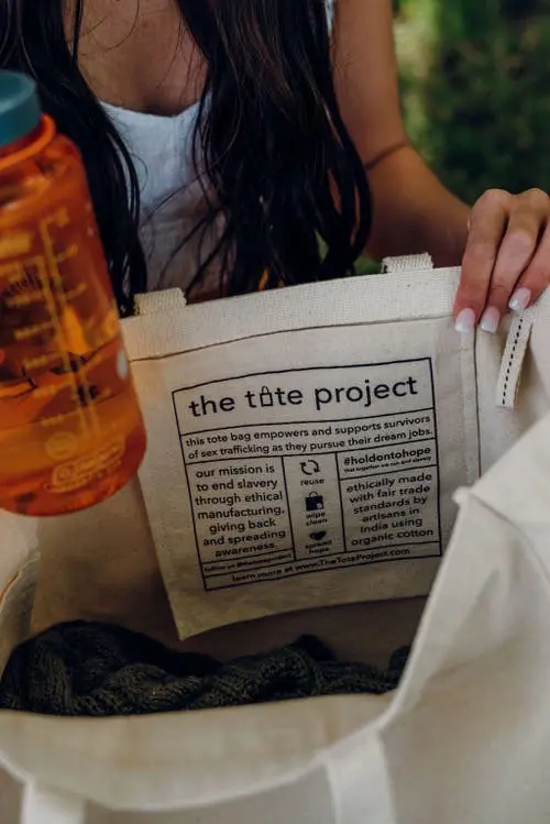 THE TOTE PROJECT Free To Wander Tote