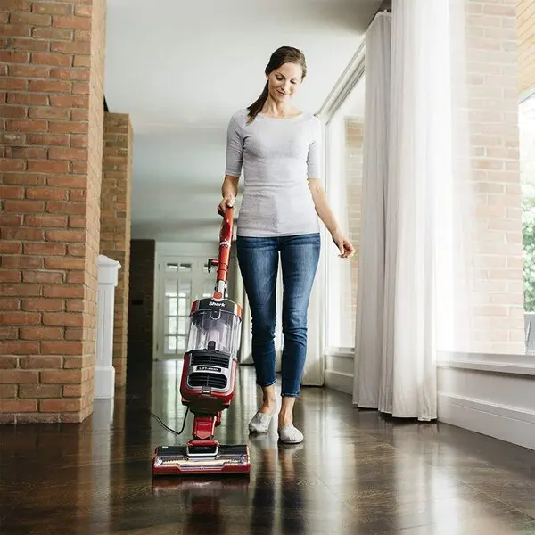 SHARK Zu561 Zero M Upright Vacuum