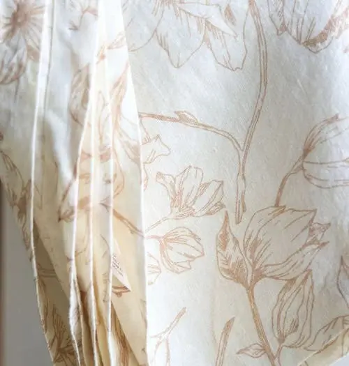 CG HUNTER Blush Lilies Tablecloth