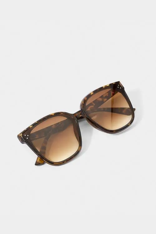 KATIE LOXTON Savannah Sunglasses - Brown Tortoishell