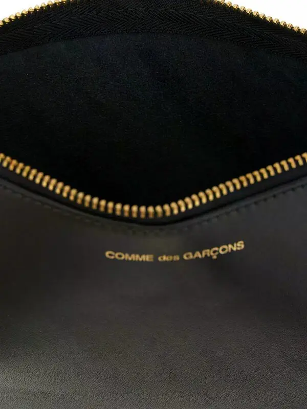 Comme Des Garçons Embossed Logo Zip Wallet - Black