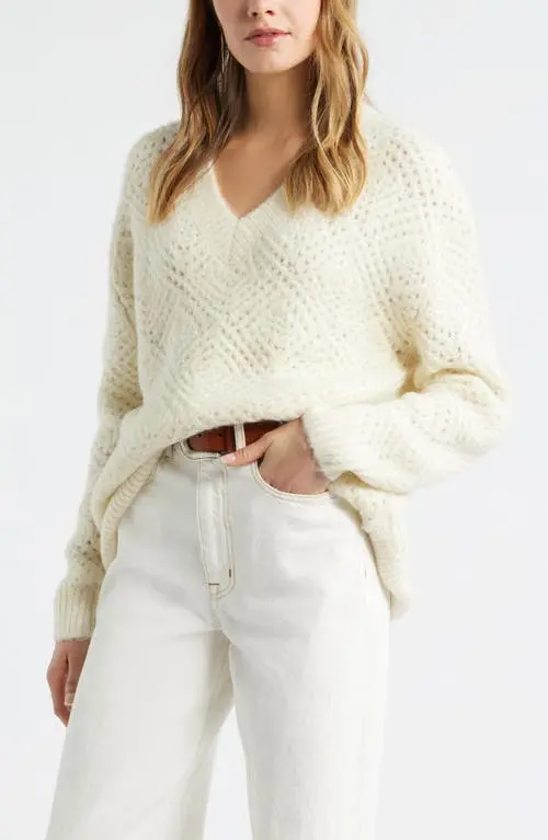 Treasure & Bond Diamond Stitch V-neck Sweater - Ivory Dove