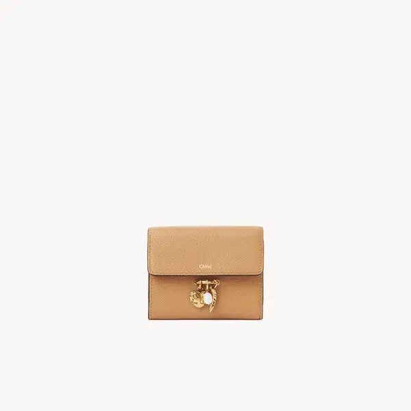Chloé Small Charms Tri-fold Wallet In Grained Leather Single - Biscotti Beige