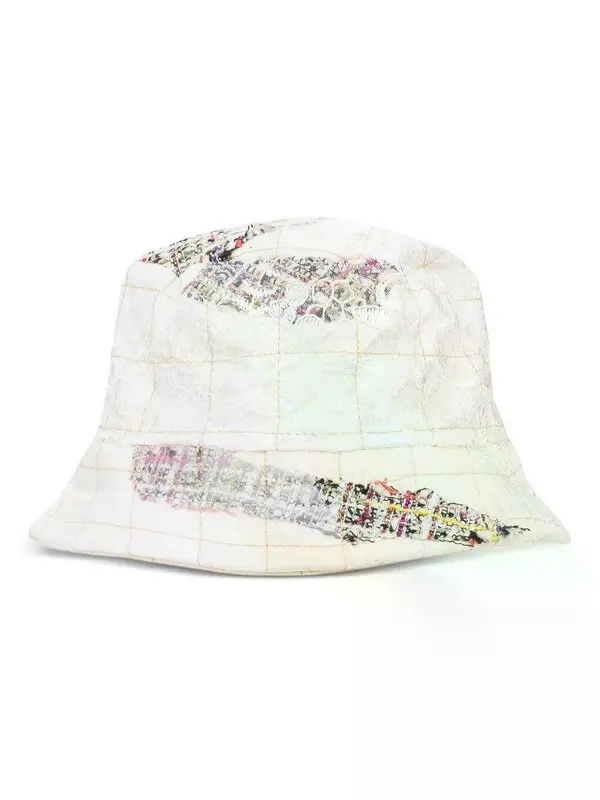 WHO DECIDES WAR BY EV BRAVADO Tweed Patchwork Bucket Hat - White