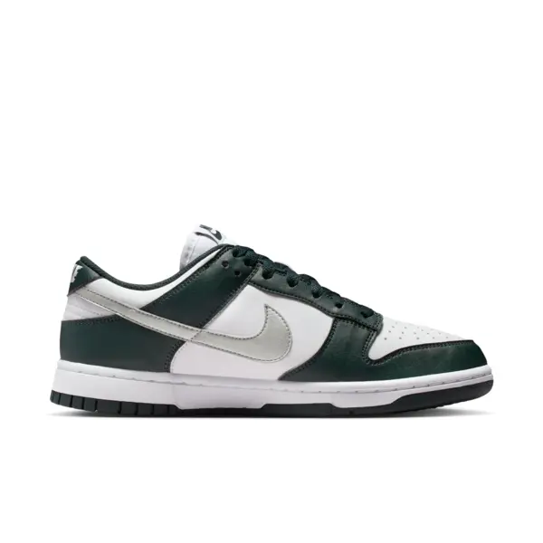 Nike Dunk Low Sneakers - Green