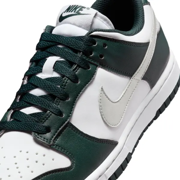 Nike Dunk Low Sneakers - Green