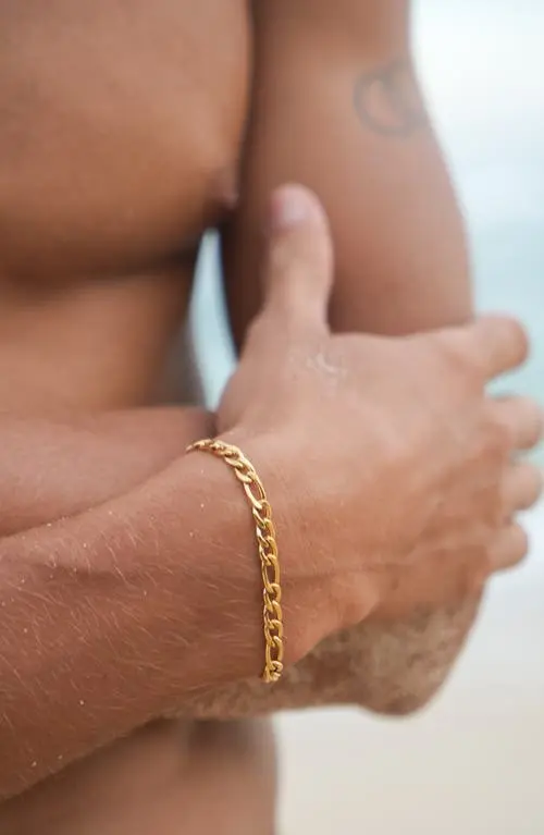 Estée Lauder Figaro Chain Bracelet