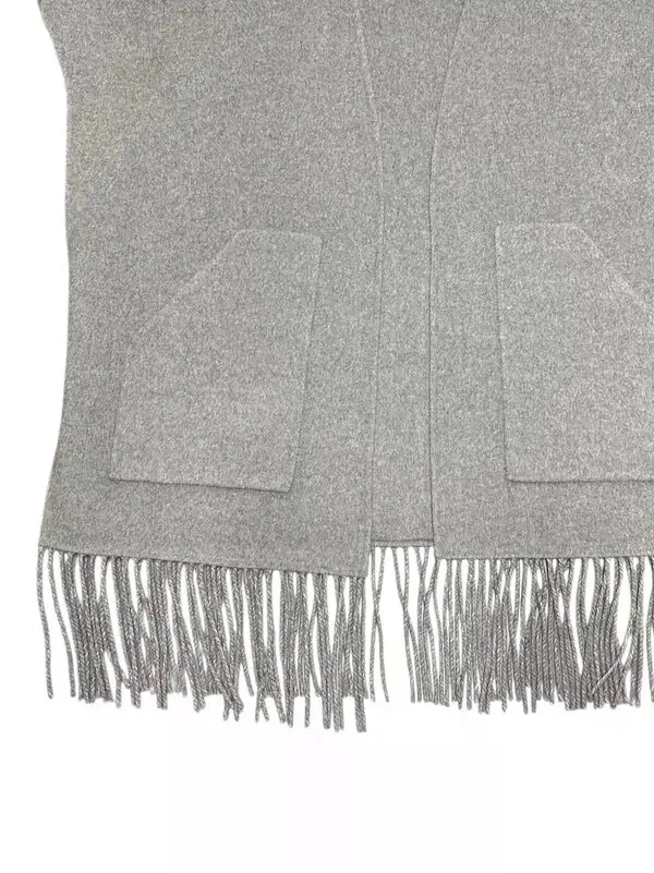 CARACTÈRE Fringed Cape