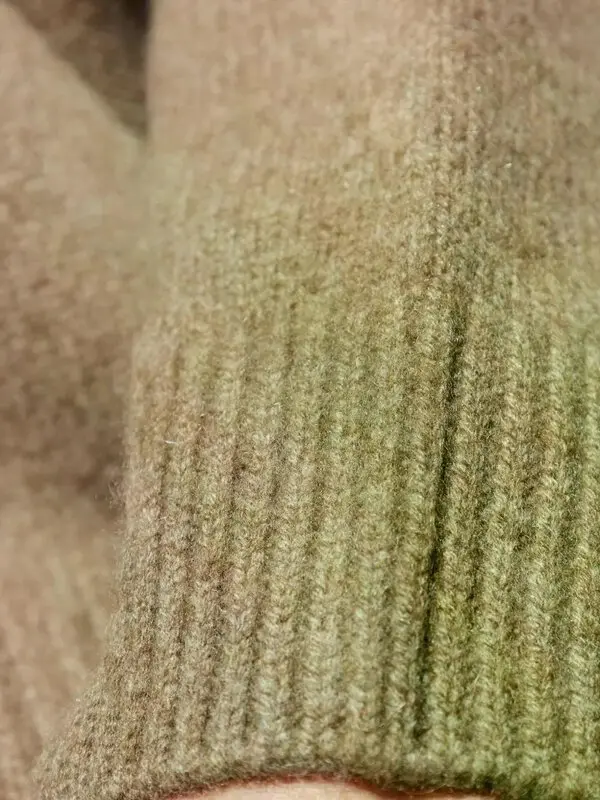 FRAME V-neck Sweater