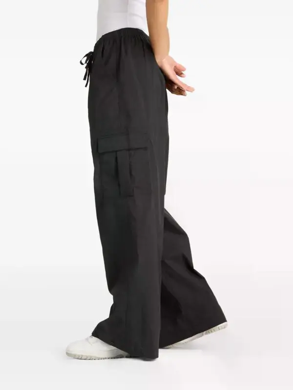 NEW BALANCE Crinkle Woven Cargo Pants