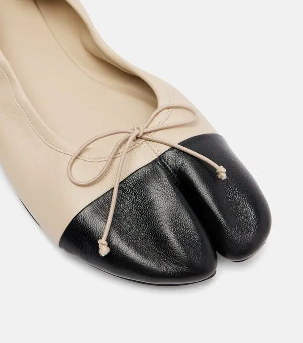 CHRISTEN Tabi Leather Ballet Flats - Beige