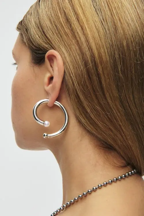 67JEWELRY Swirl Pearl Earrings