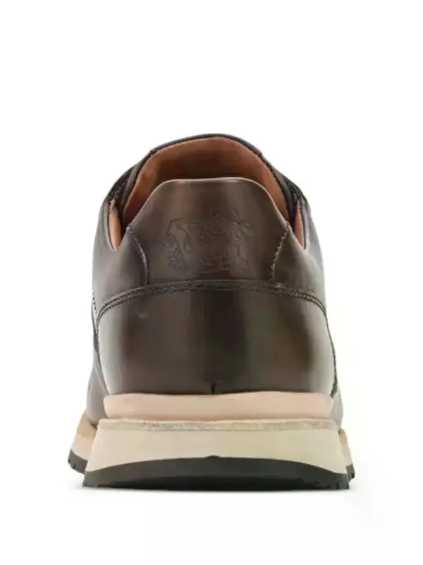 LOTTUSSE Lace-up Flat Sneakers