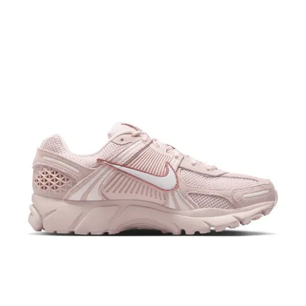 Nike Zoom Vomero Sneakers With Reflective Accents
